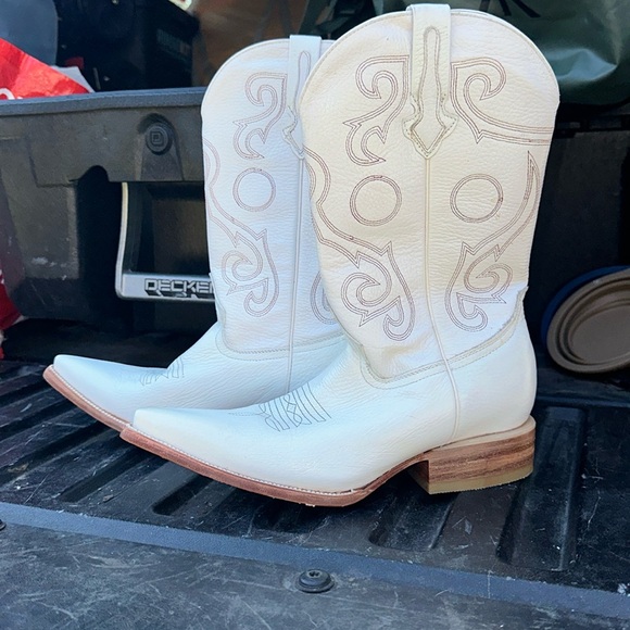 oro de dos | Shoes | Rare White Leather Dos De Oros Cowboy Boots Made ...